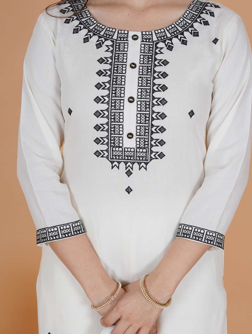 Hand Embroidery Designs For Kurta