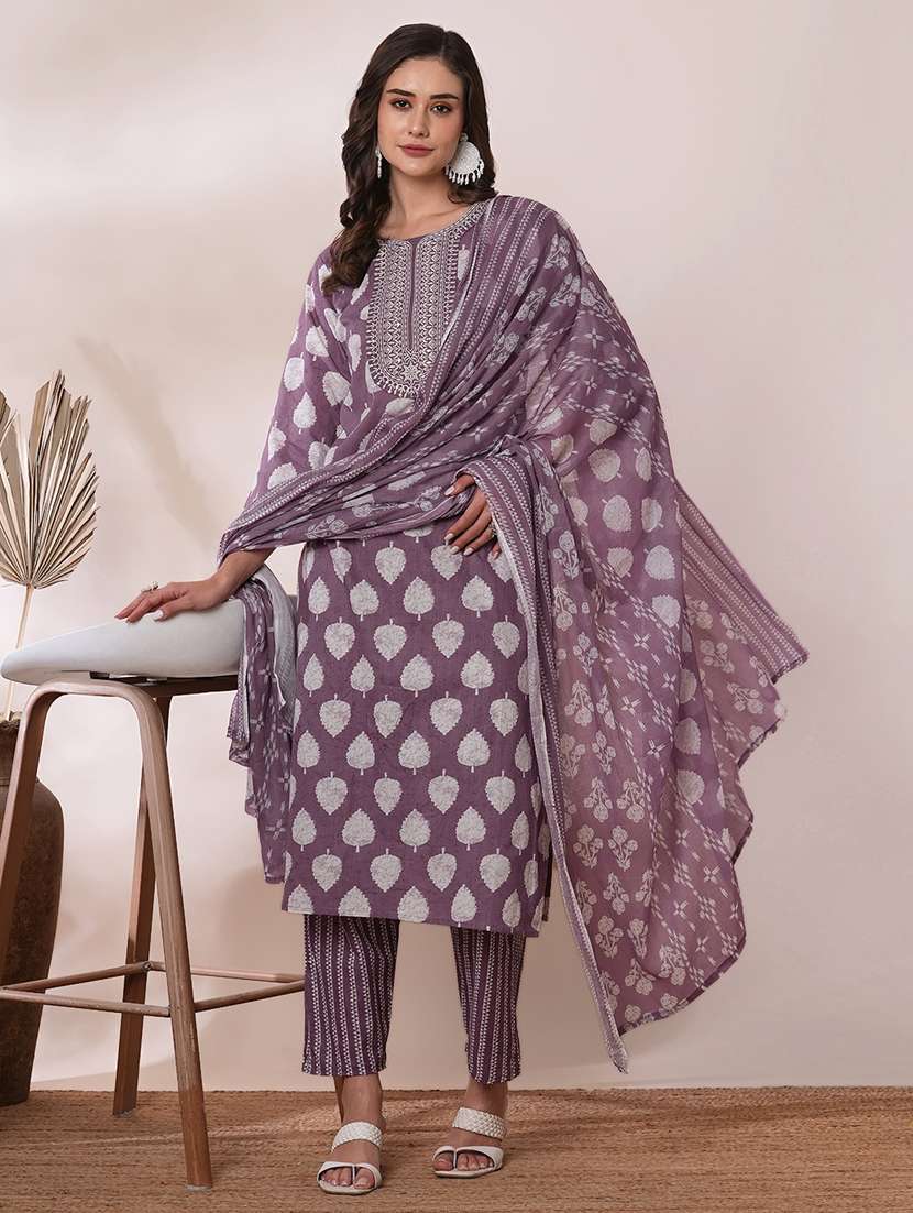 Buy online Women Printed Three Quarter Sleeve Kurta Pant With Dupatta ...